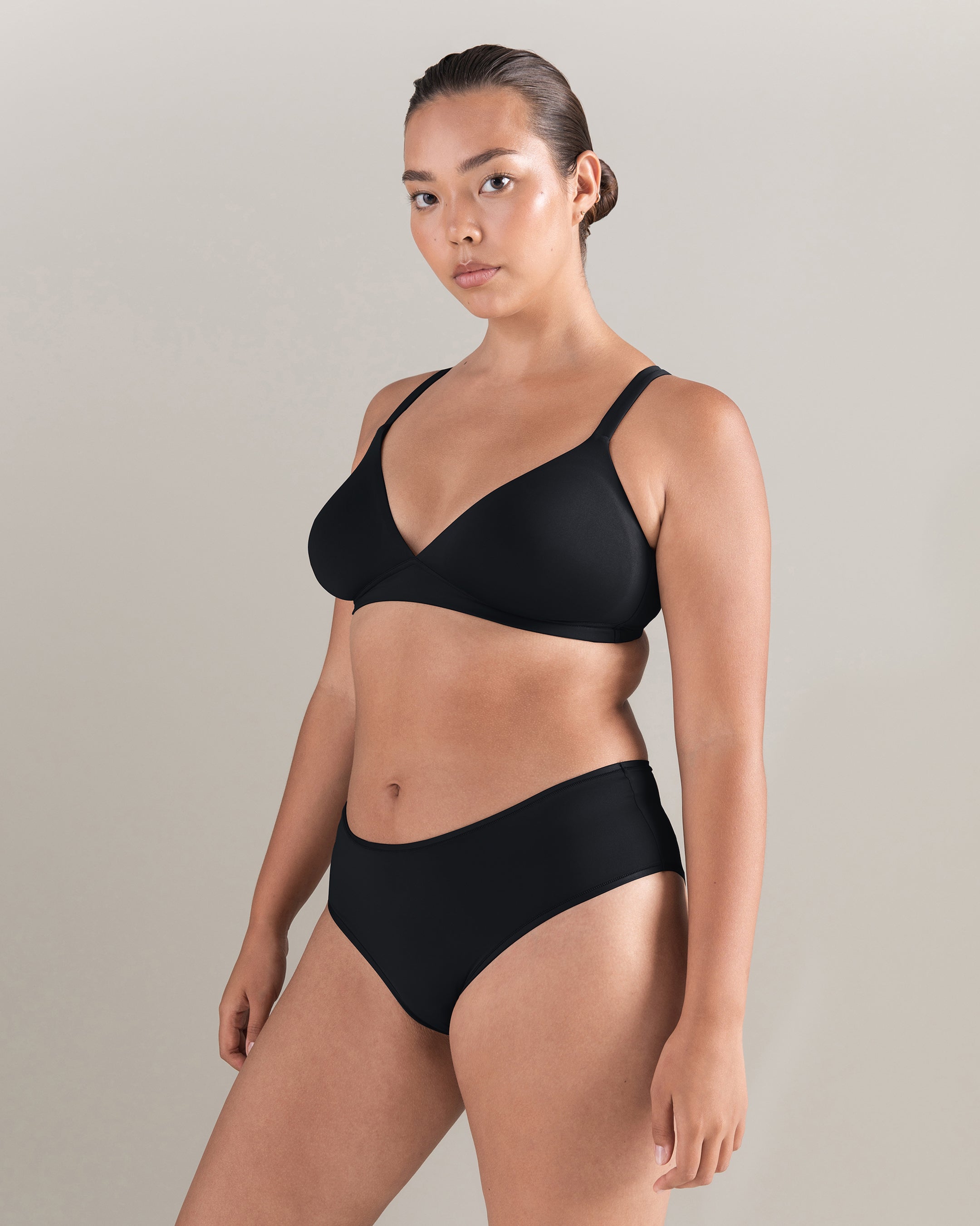 The Easy Does It Bralette Second Skin - Black – Manymoons