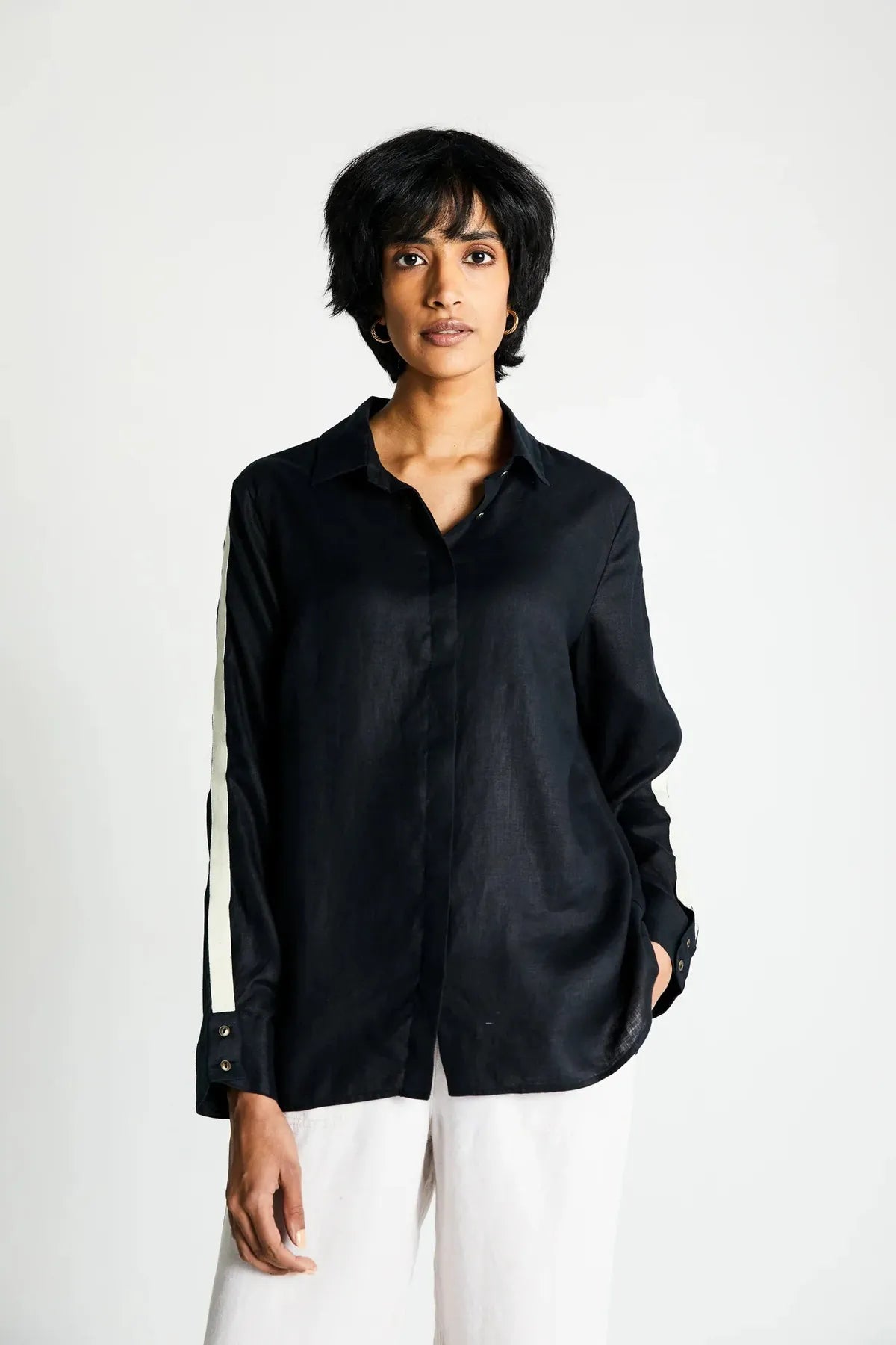 The Weekday Shirt - Black – Manymoons